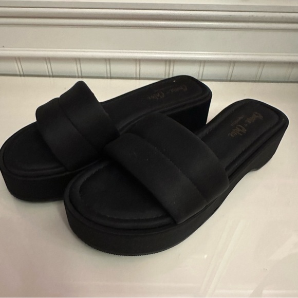 Chase + Chloe | Shoes | Chase Chloe Black Puffer Platform Mule | Poshmark